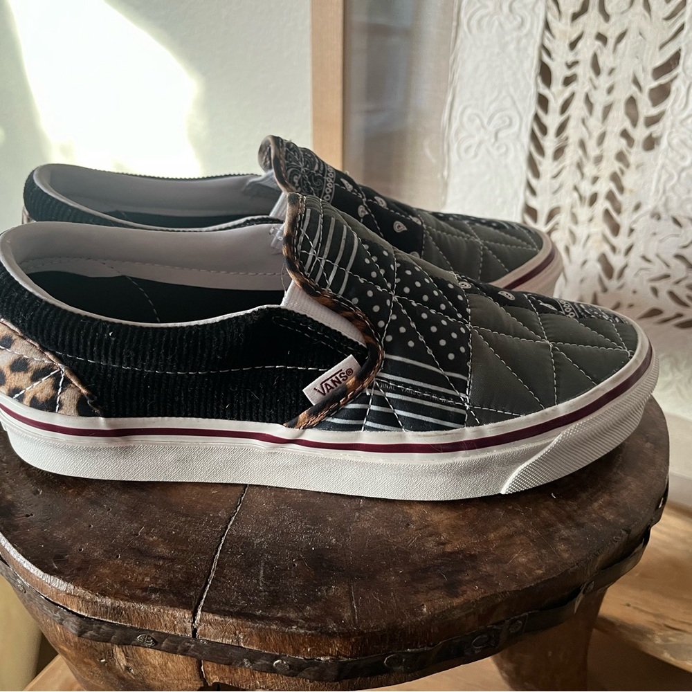 New Without Box Vans Quilted Slip On Sneaker. - Gem